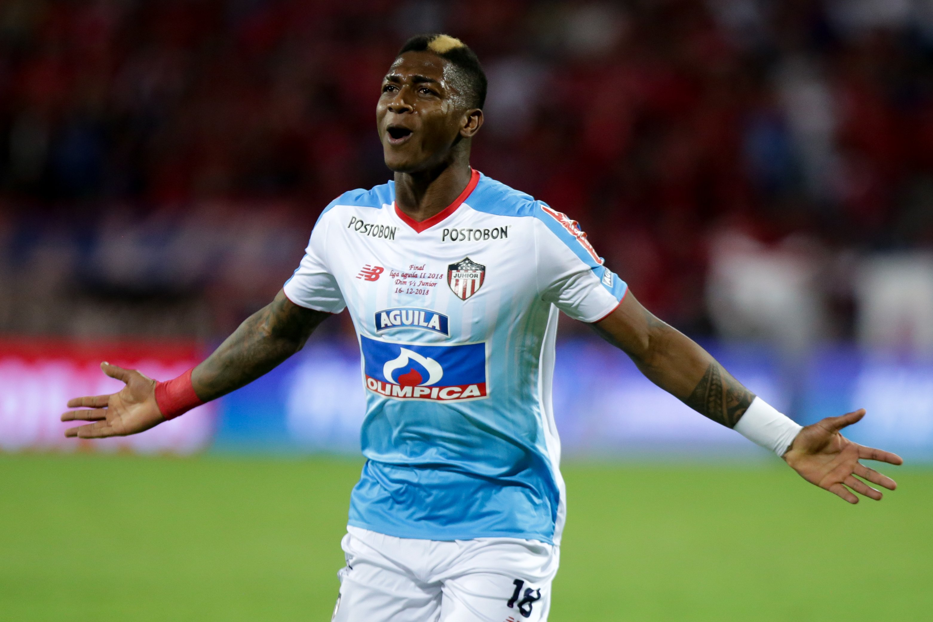 Yony Gonzales chega ao Rio para assinar com o Fluminense